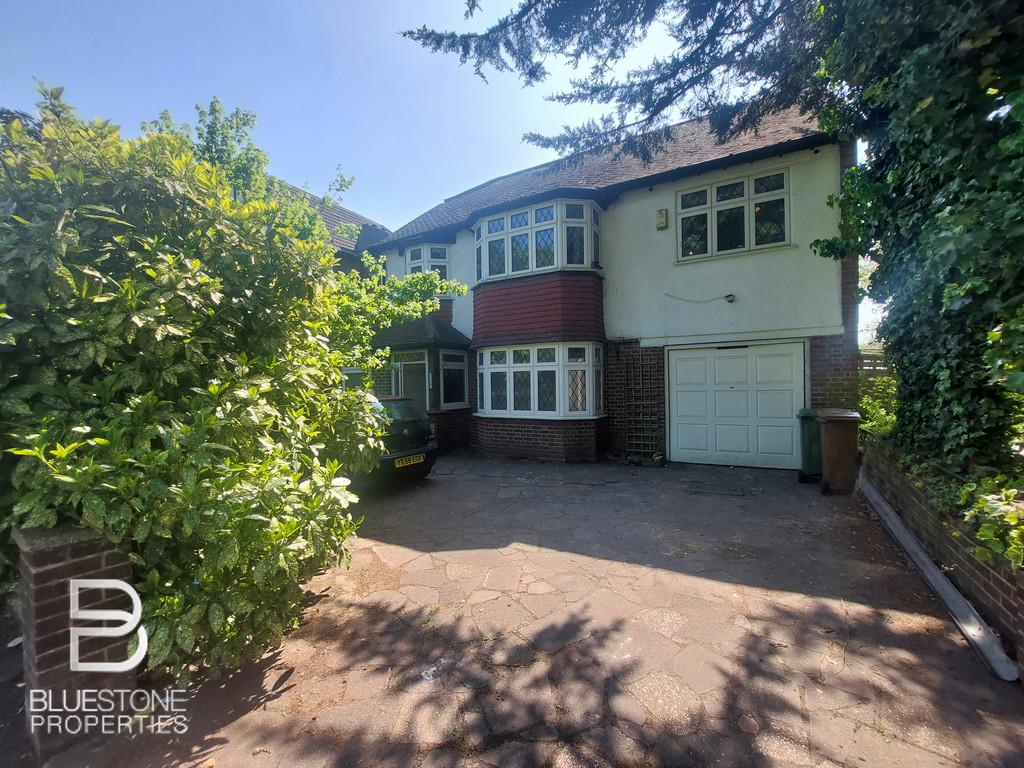 Croydon Road, Wallington 5 bed detached house - £3,000 pcm (£692 pw)