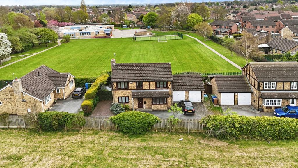 Ashdene Close, Willerby, Hull, HU10 6LW 4 bed detached house for sale ...