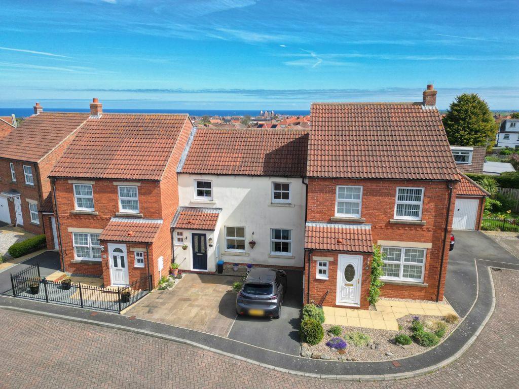 12 Sea View Close, Whitby 3 bed terraced house - £285,000