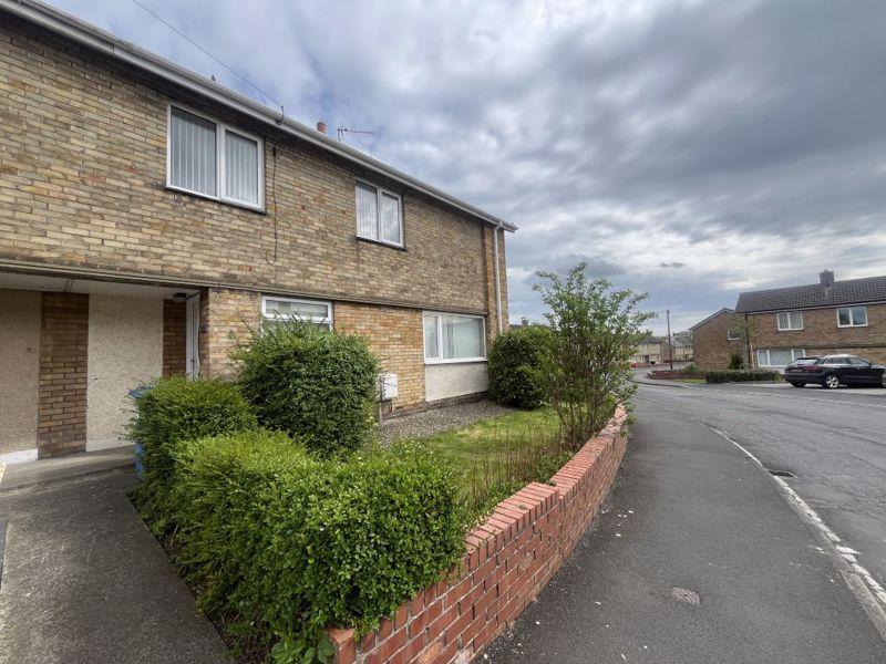 West View, Pegswood, Morpeth, 2 bed semi-detached house - £90,000