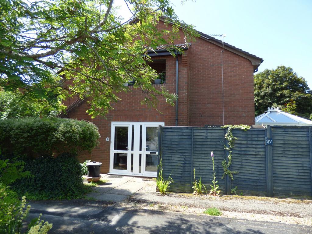 Breamore Close, New Milton, BH25 Studio - £675 pcm (£156 pw)