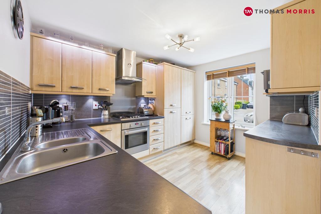 Pople Road, Central Bedfordshire SG18 4 bed terraced house - £400,000
