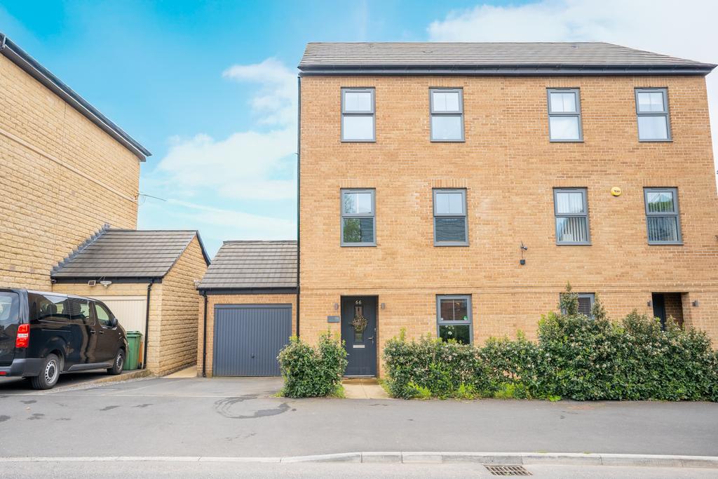 Seacroft, Leeds LS14 4 bed semi-detached house for sale - £325,000