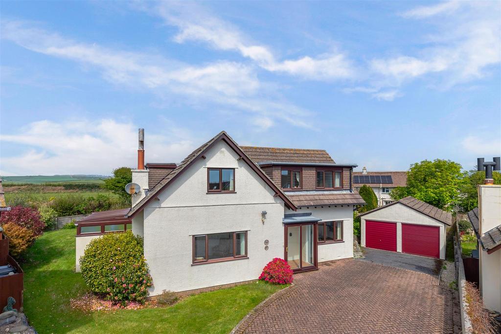 Crestway, Strete 3 bed detached house for sale - £475,000
