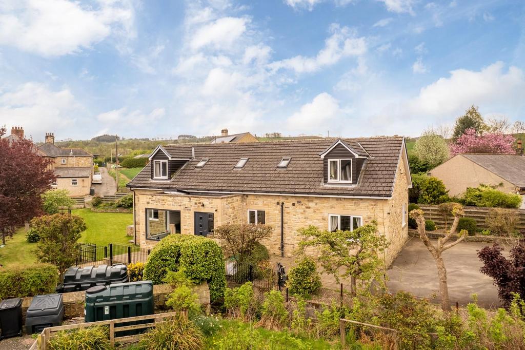 Hexham NE48 5 bed detached house - £575,000