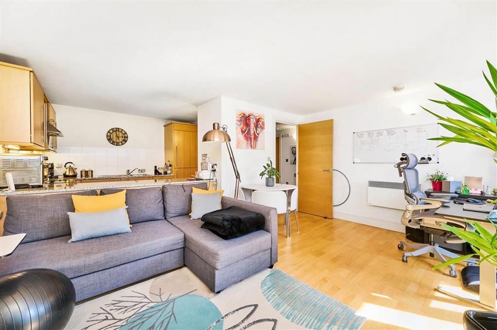 Plumbers Row, London E1 1 bed flat - £375,000