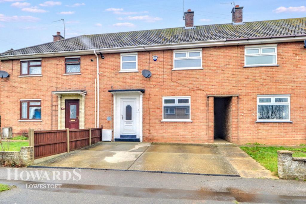 Lilac Drive, Lowestoft 3 bed terraced house - £200,000