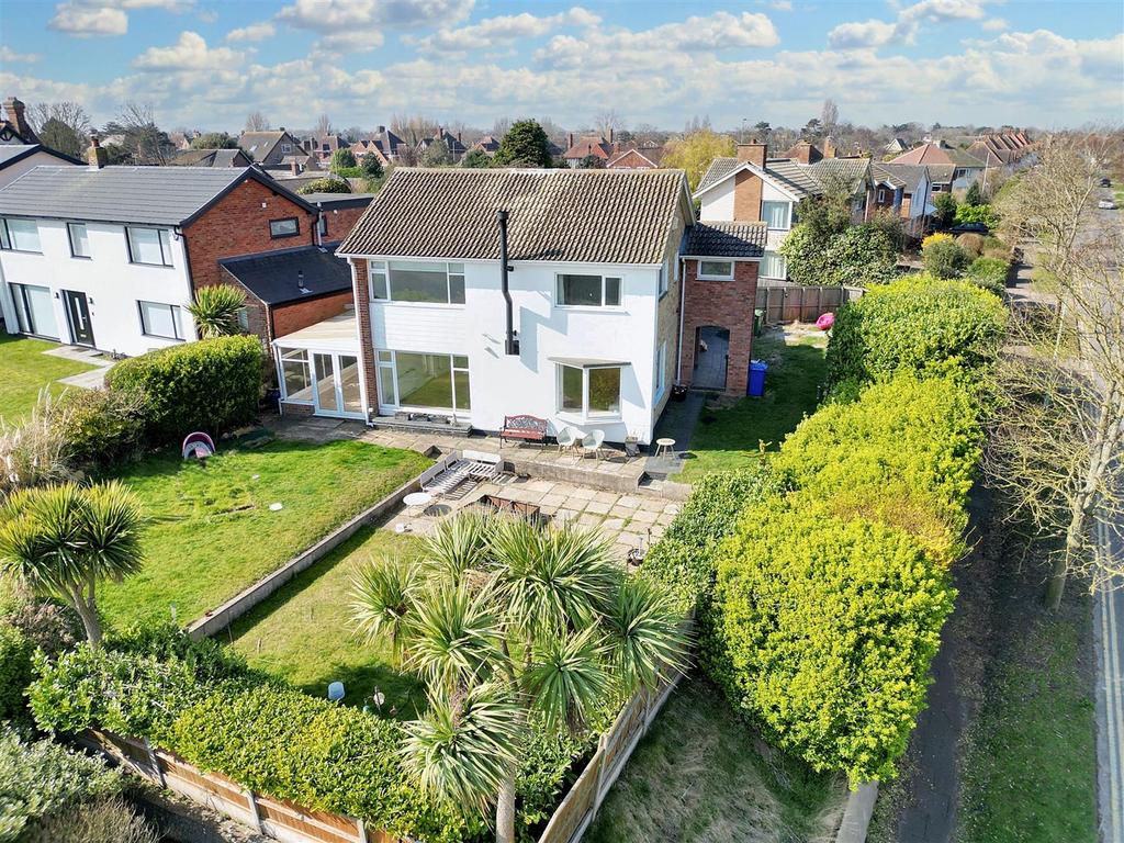 Links Road, Lowestoft 4 bed detached house for sale - £500,000