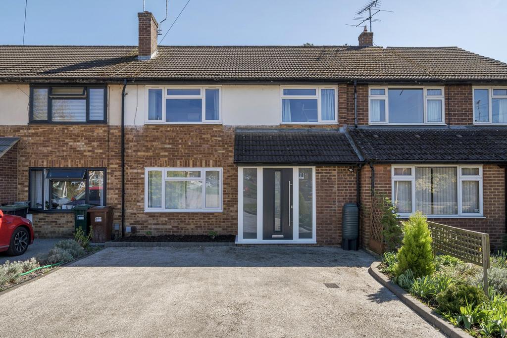 St. Peters Close, Mill End... 3 bed terraced house for sale - £600,000