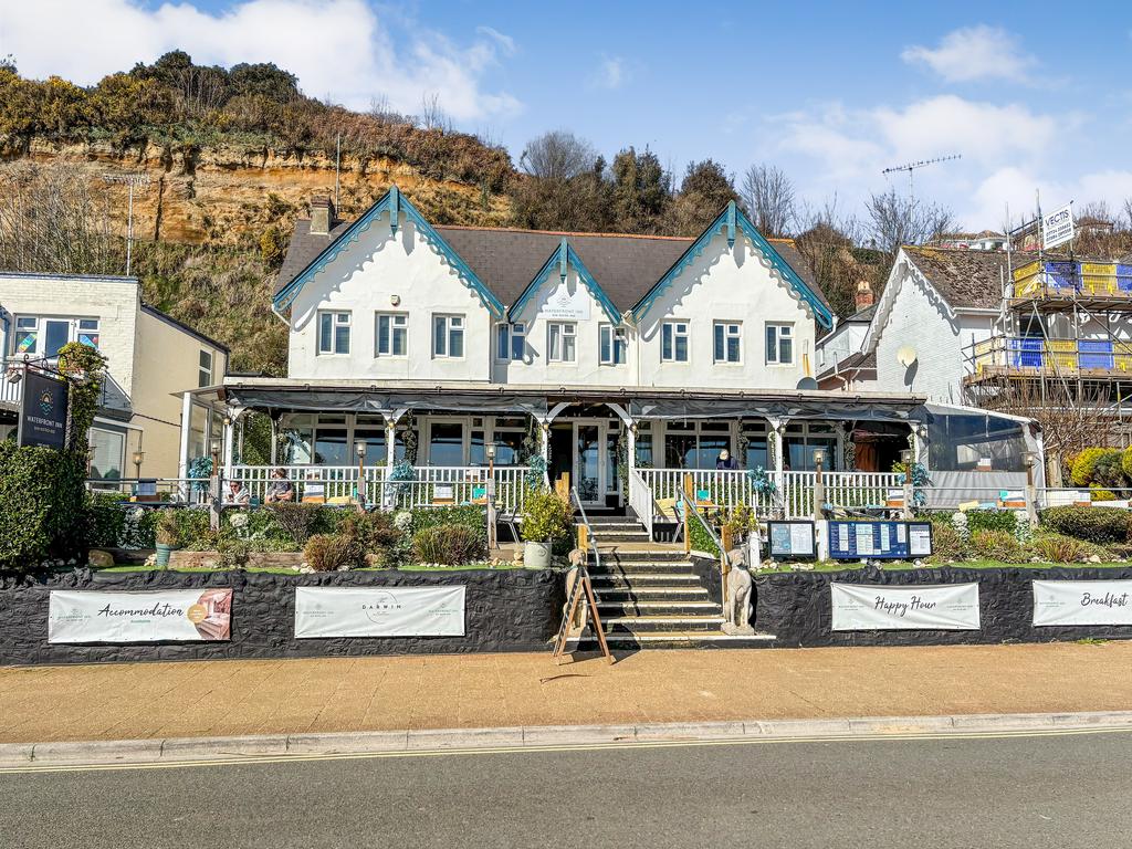 Waterfront Inn, Esplanade, Shanklin... 1 bed property - £795,000