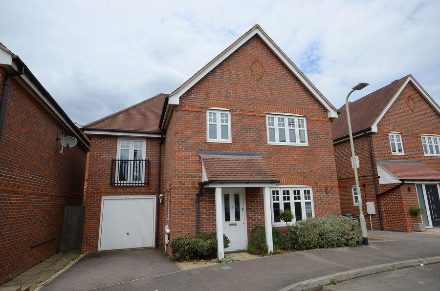 Skylark Way, Shinfield, Reading, RG2 4 bed detached house to rent - £ ...