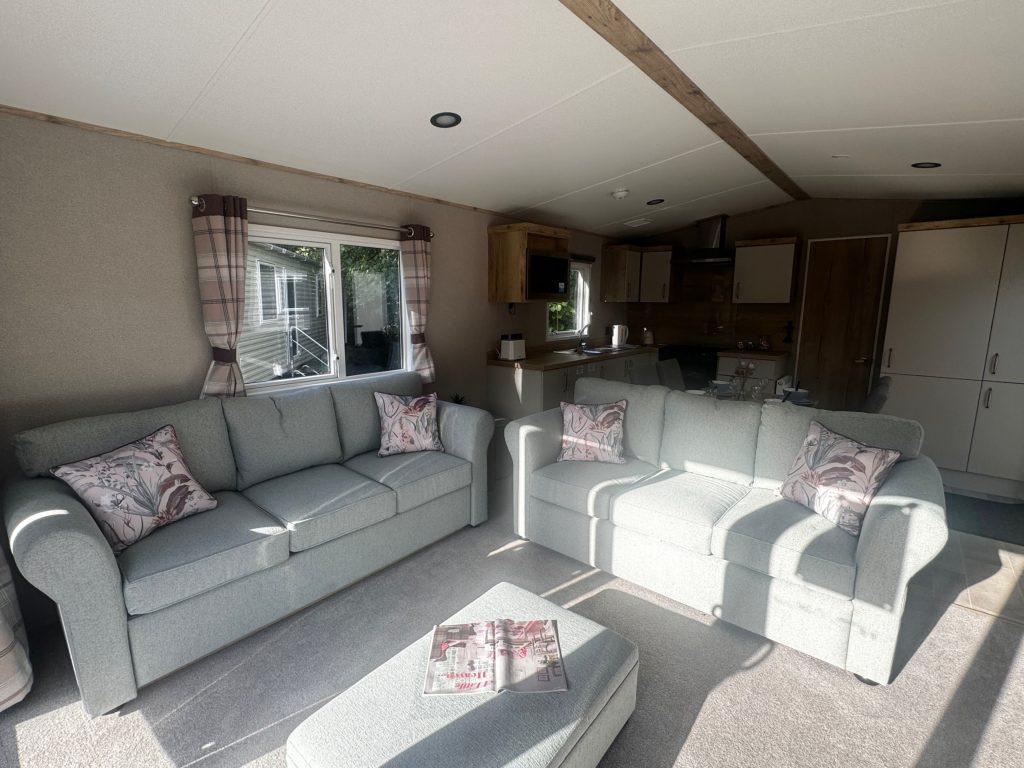 Coghurst Hall Holiday Park 2 bed park home for sale - £79,995