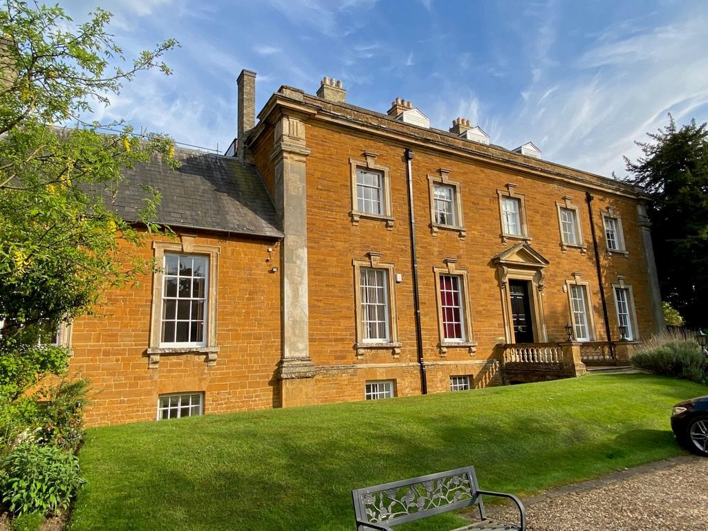 Dallington Court, Dallington Park... 2 bed flat for sale - £290,000