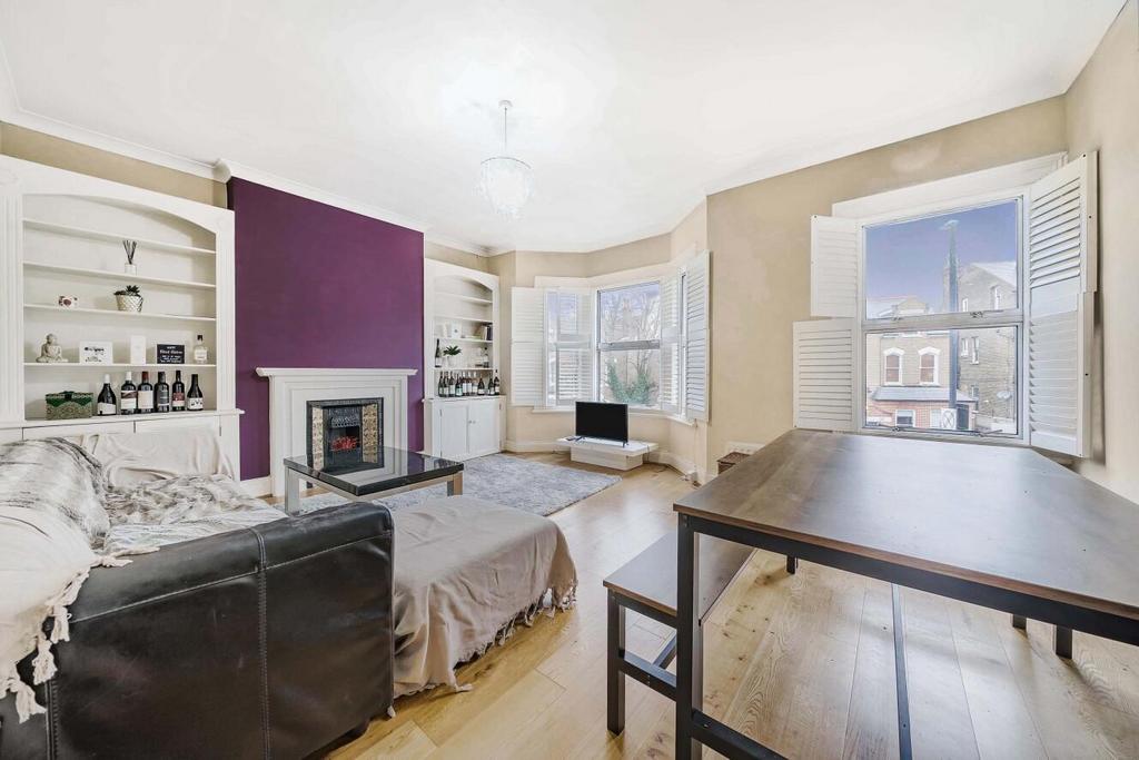 Cavendish Road, Balham, London, SW12 2 bed flat - £600,000