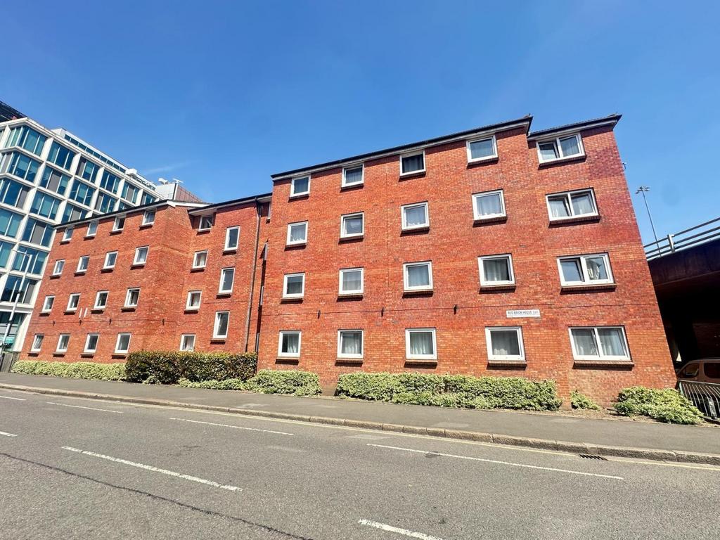 Room 1, Block P Red Brick House, 1... Studio - £500 pcm (£115 pw)