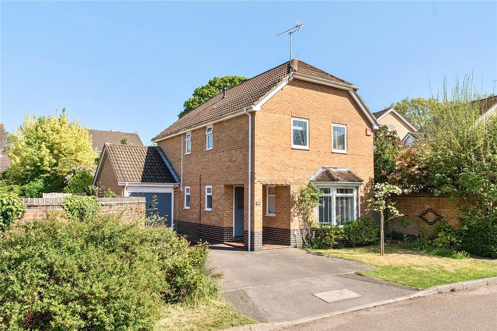 Test Close, Petersfield, Hampshire, GU31 4 bed detached house - £695,000