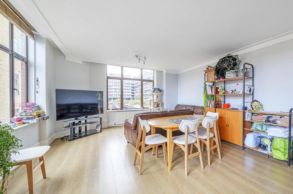 Bridgewater Square, Barbican, London... 2 bed flat for sale - £795,000