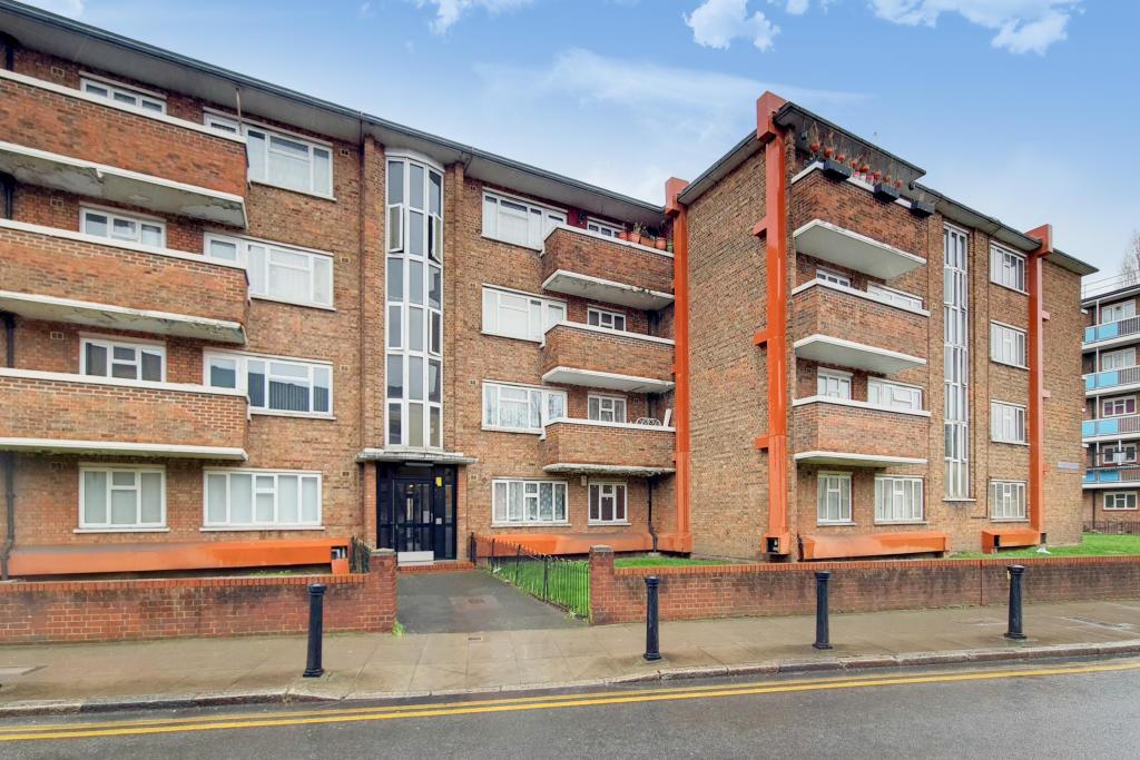 Stepney Way, London E1 2 bed flat to rent - £1,900 pcm (£438 pw)
