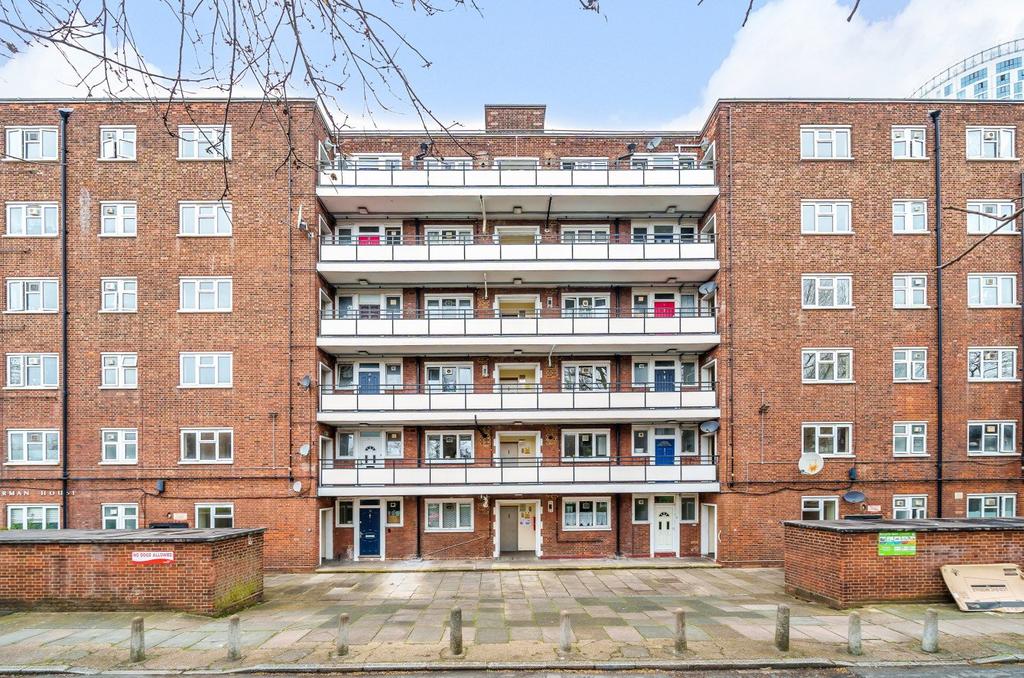 Wyvil Road, London, Vauxhall, SW8 3 bed flat for sale - £485,000