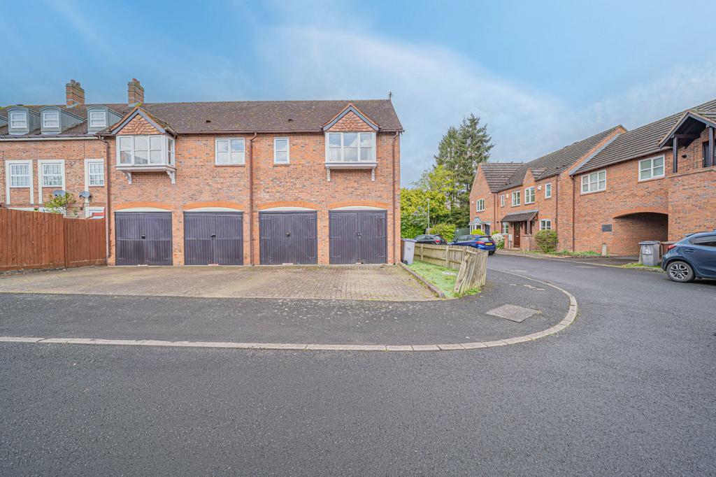 Thistlewood Grove, Chadwick End, B93 2 bed coach house for sale - £260,000