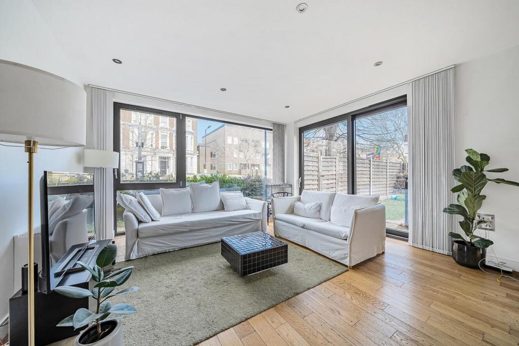 Elgin Avenue, Maida Vale, London, W9 3 bed flat for sale - £950,000