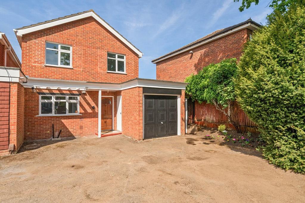 Grand Drive, Raynes Park, London, SW20 4 bed end of terrace house - £ ...