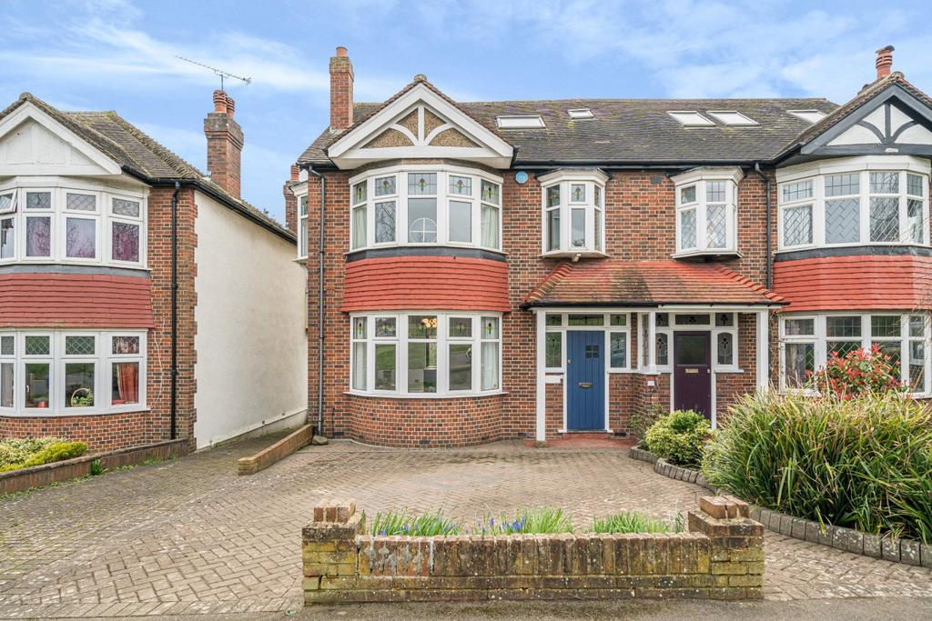 Parkway, Raynes Park, London, SW20 5 bed semi-detached house - £1,125,000