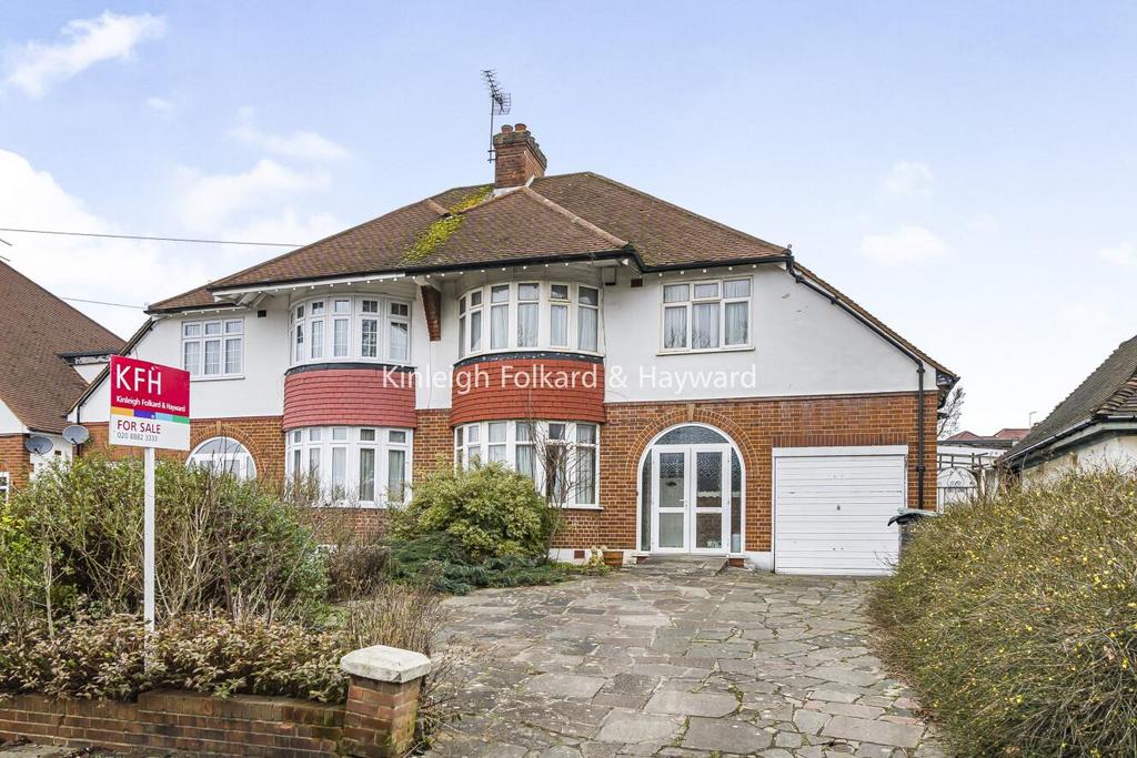 Cat Hill, Southgate, London, EN4 3 bed semi-detached house - £850,000