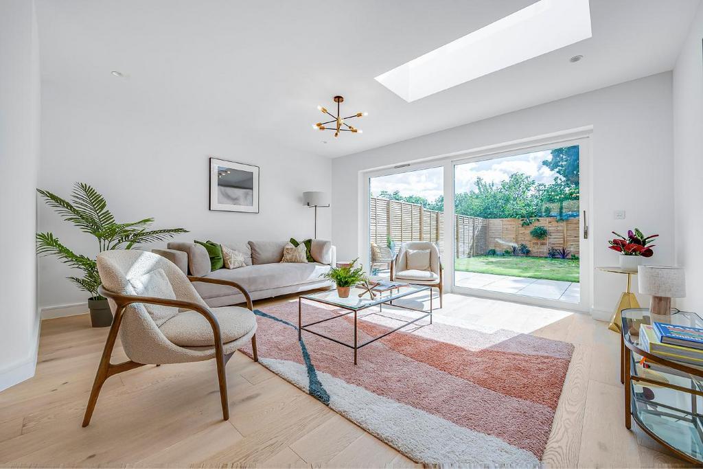 Chase Road, Southgate, London, N14 3 bed terraced house for sale - £950,000