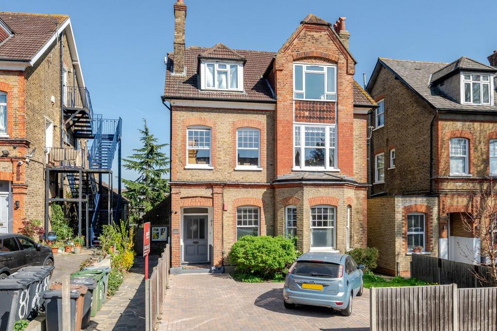 Newlands Park, Sydenham, London, SE26 3 bed flat for sale - £530,000
