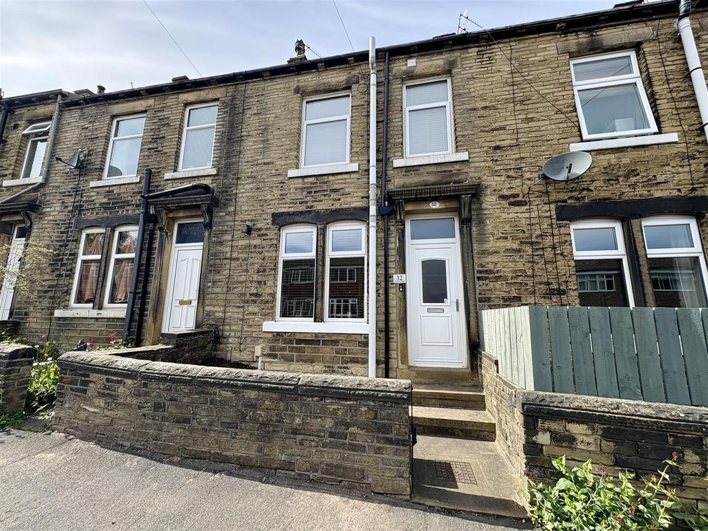 South Lane, Elland 3 bed terraced house - £170,000