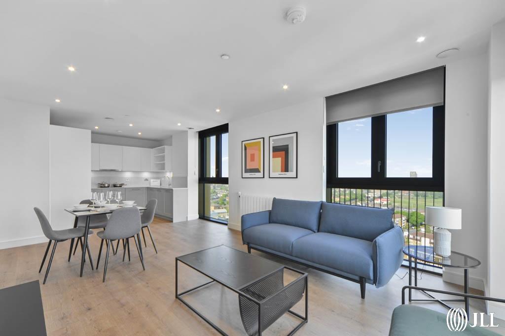 Menara Point, Affinity View, London, E16 2 bed apartment to rent - £ ...