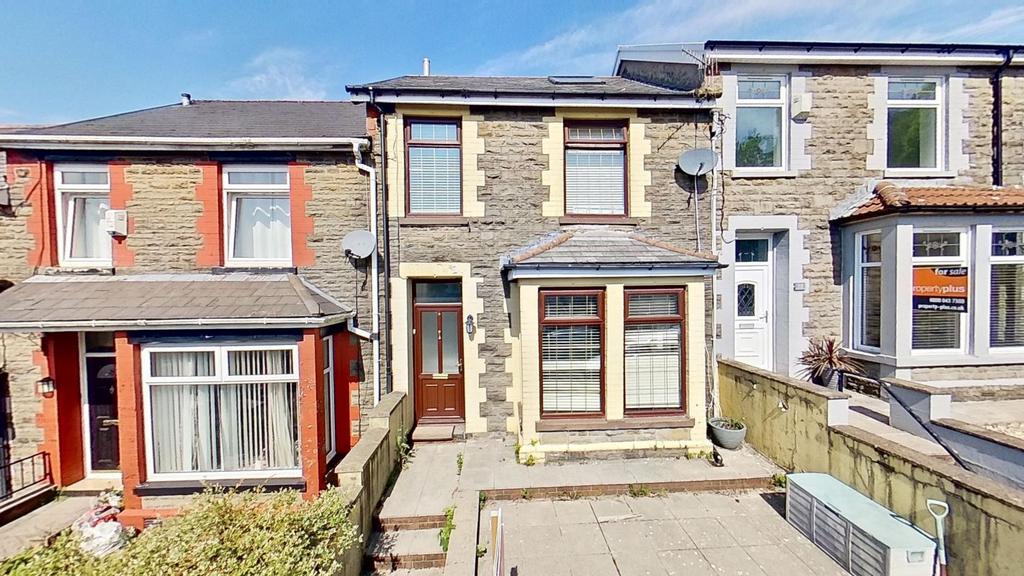 9 Stuart Street, Treherbert... 4 bed terraced house - £120,000
