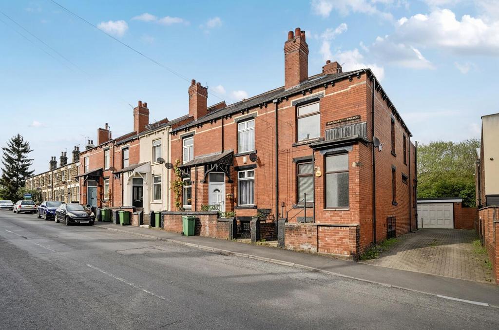 Low Lane, Horsforth, LS18 2 bed end of terrace house for sale - £270,000