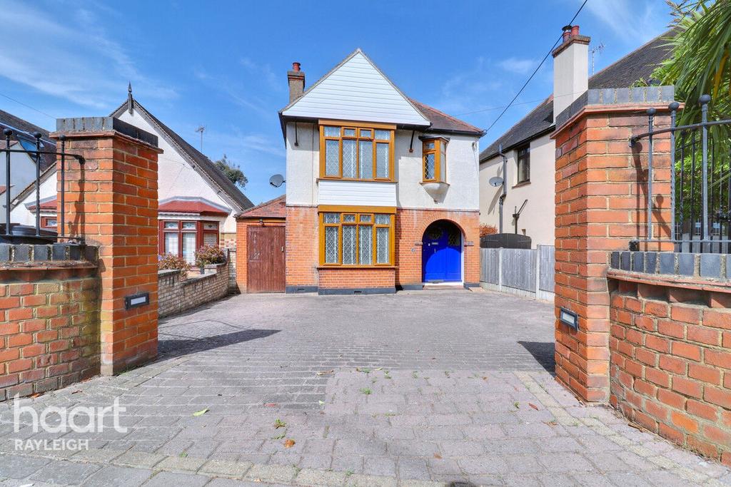 Down Hall Road, Rayleigh 3 bed detached house - £525,000