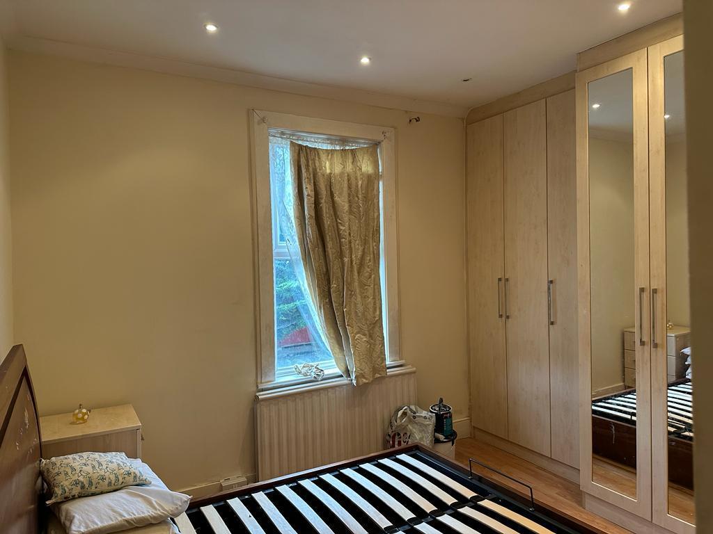 Bulstrode Road, Hounslow 2 bed house - £1,950 pcm (£450 pw)