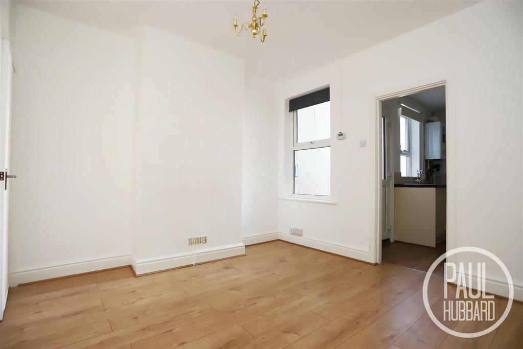 May Road, Lowestoft, nr32 3 bed terraced house - £130,000
