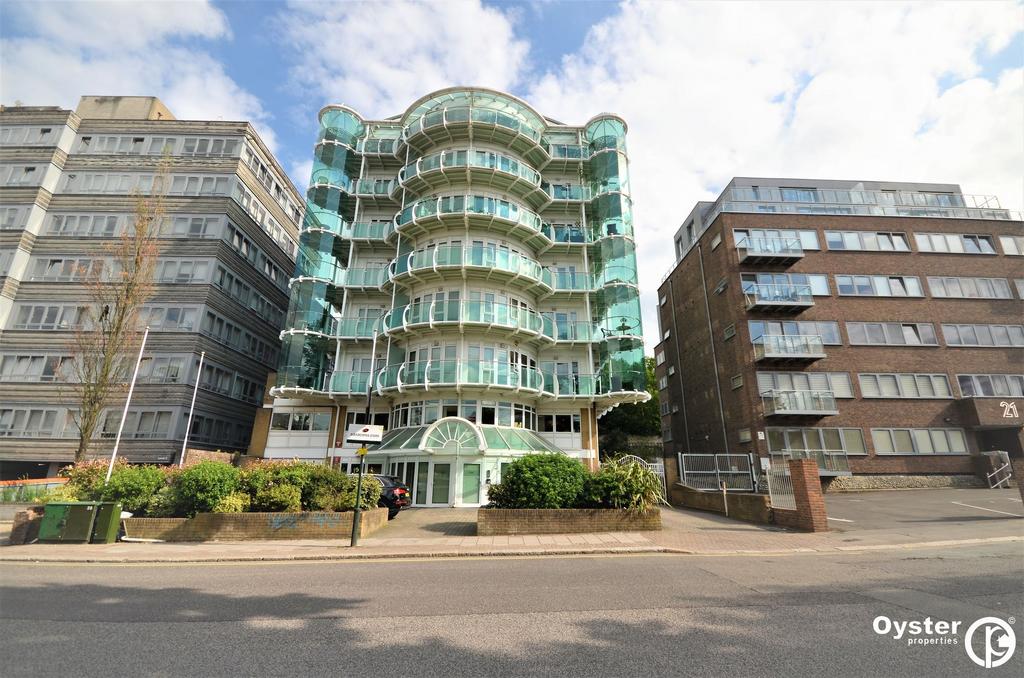 Station Road, Comer House, EN5 2 bed flat to rent - £1,850 pcm (£427 pw)