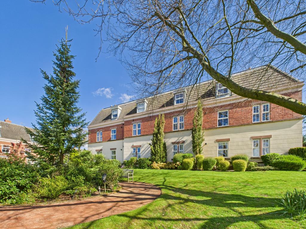 St Thomas Close, Windle, St Helens, WA10 2 bed flat - £230,000
