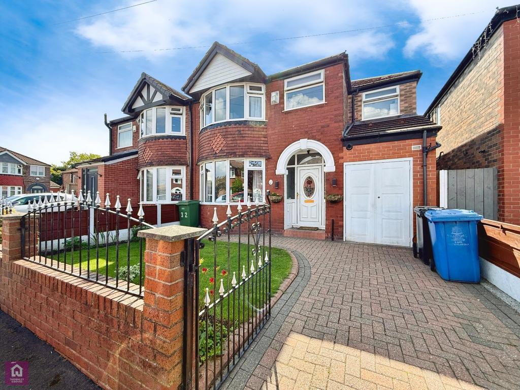 Burton Avenue, Timperley, Altrincham... 4 bed semi-detached house - £ ...