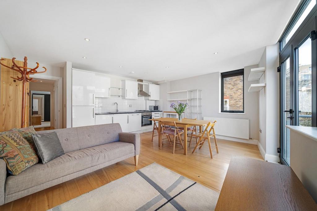 Stockwell Road, SW9 2 bed flat for sale - £450,000