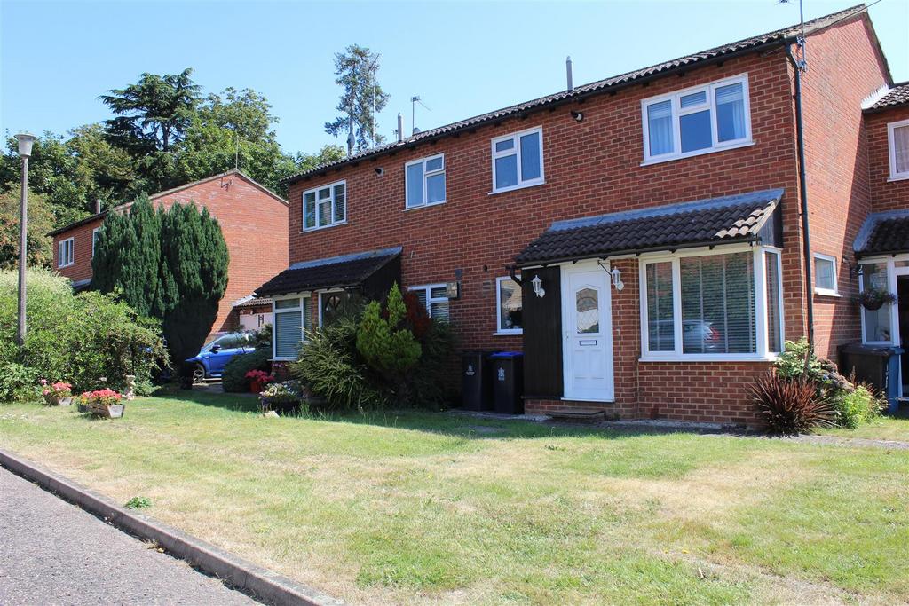 Rixon Close, George Green 1 bed terraced house - £1,200 pcm (£277 pw)