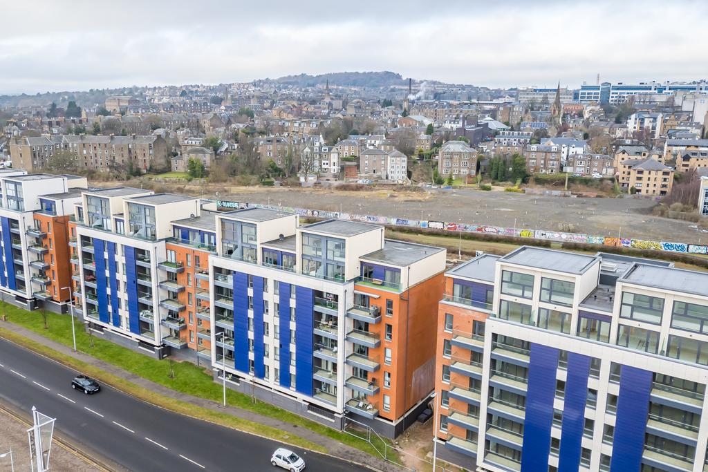 Dundee, DD1 3 bed flat to rent - £1,895 pcm (£437 pw)