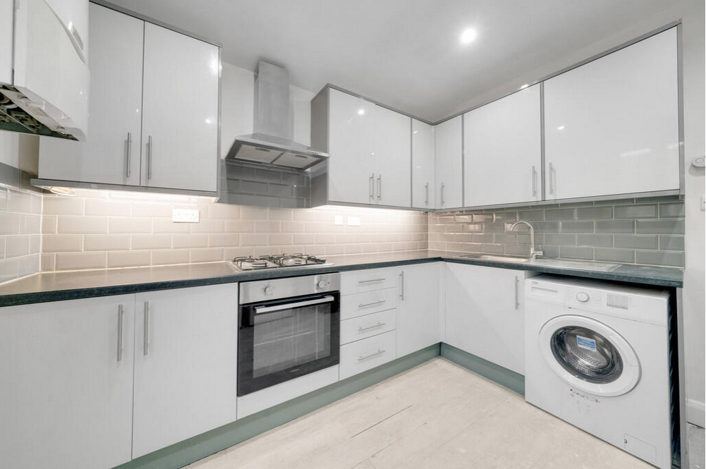 Lower Clapton Road, Lower Clapton... 6 bed maisonette - £5,000 pcm (£ ...