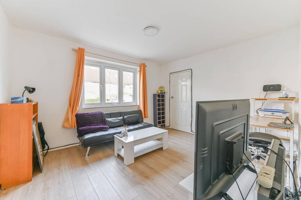 Linkway, Raynes Park, London, SW20 3 bed terraced house to rent - £ ...