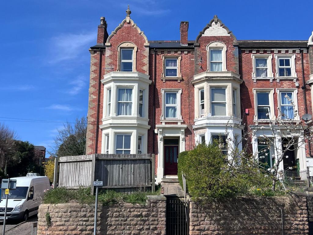 Nottingham, Nottinghamshire 7 bed end of terrace house - £390,000