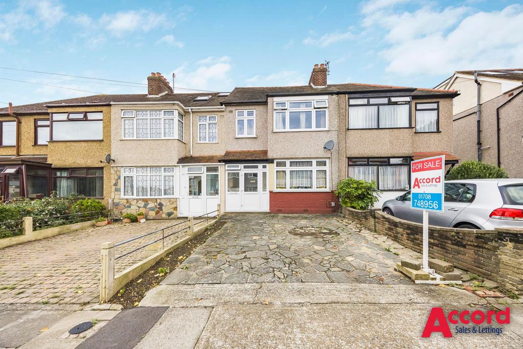 Horndon Road, Romford, RM5 3 bed terraced house for sale - £375,000