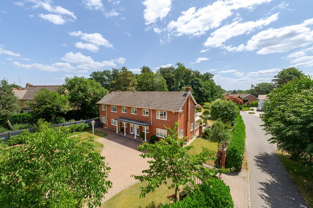 Eghams Close, Knotty Green... 6 bed detached house for sale - £2,375,000
