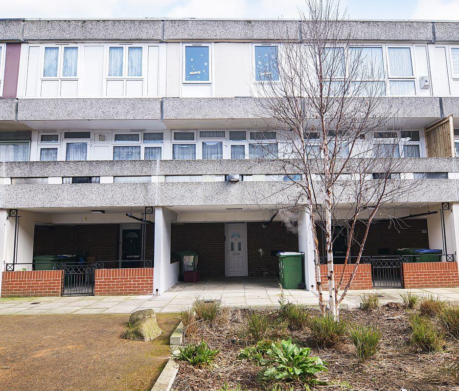 171 Mangold Way, Erith, DA18 4DB 4 bed terraced house - £210,000
