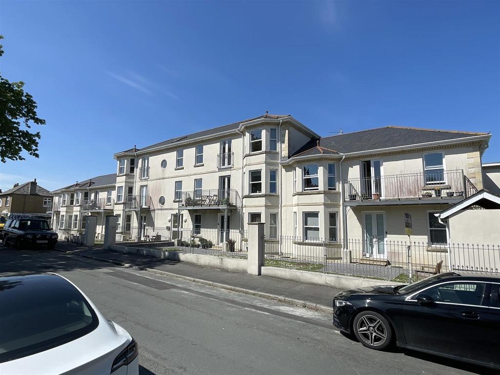 15 Ridge Park Road, Plymouth PL7 1 bed flat for sale - £170,000
